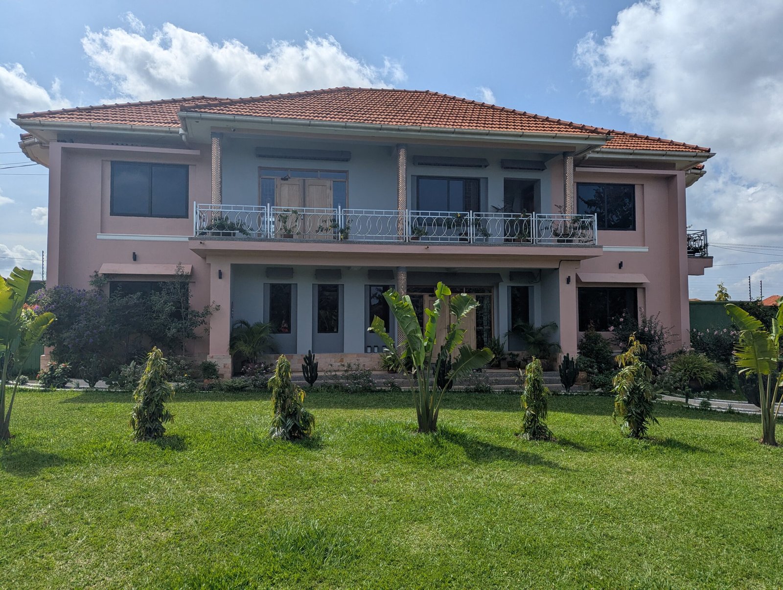 Eden Villas | Private Guest House Near Entebbe with Pool